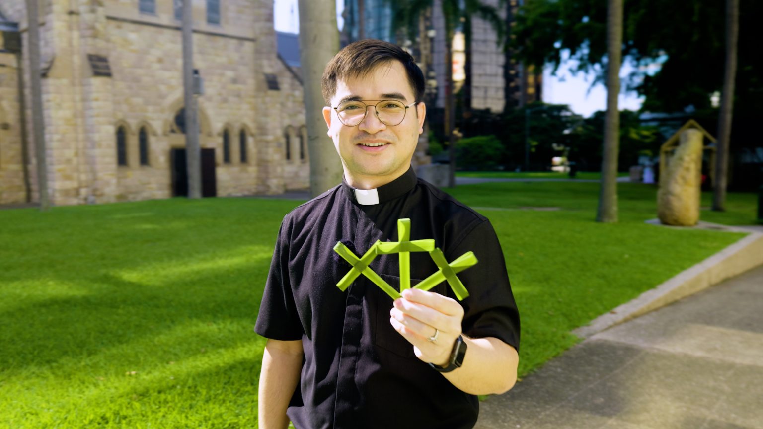 How to make a palm cross - Archdiocese of Brisbane